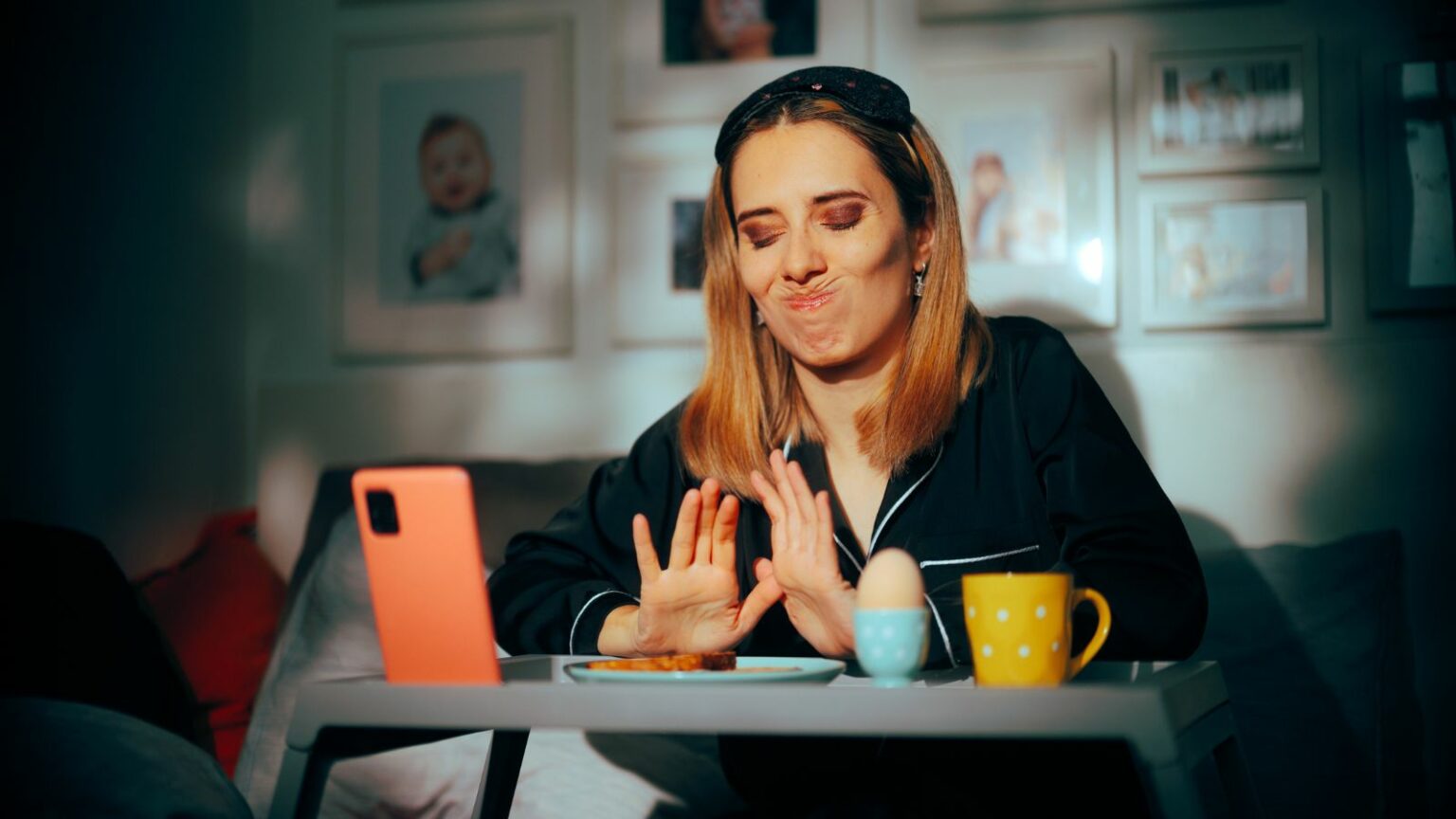 17 Alarming Ways Technology Is Isolating You from Real-Life Connections - Trendonomist