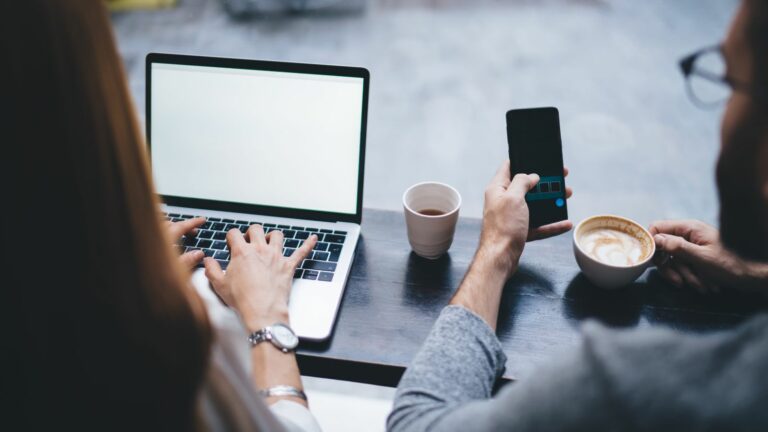 19 Eye-Opening Effects of Social Media on Modern Communication ...