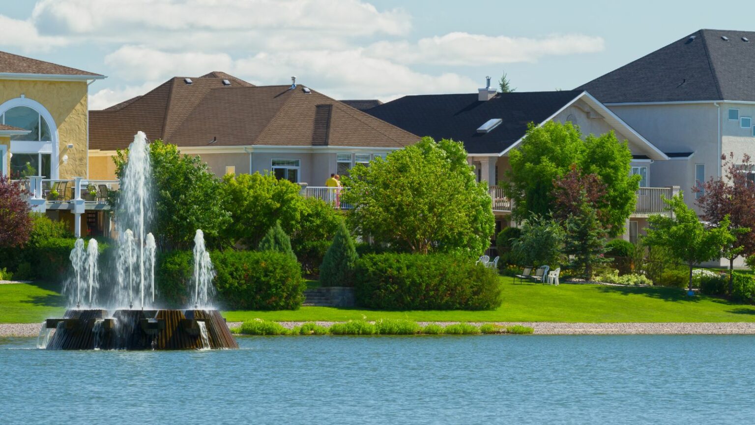22 Gorgeous Small Towns in Canada That Are on the Verge of Vanishing ...