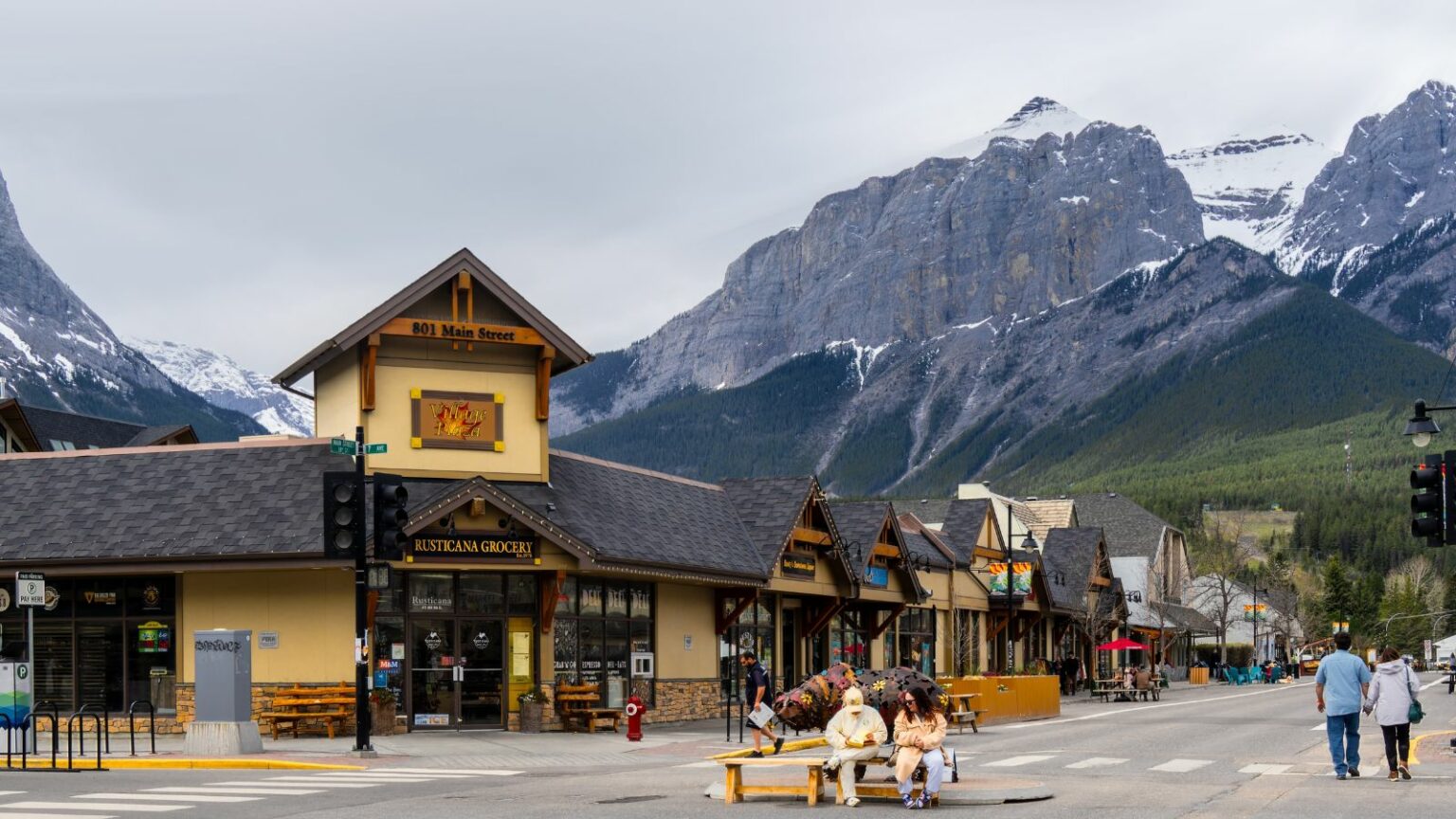 25 Canadian Towns That’ll Convince You to Leave the City for Good ...