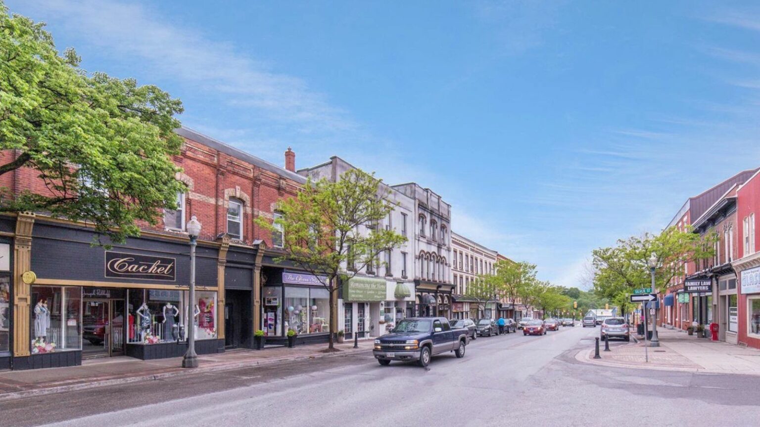 25 Canadian Towns That Feel Like Living in a Storybook - Trendonomist