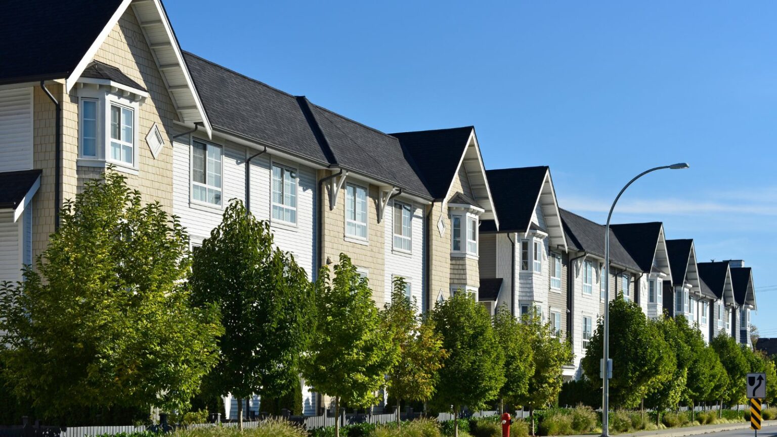21 Canadian Suburbs That Offer City Perks Without the Stress - Trendonomist
