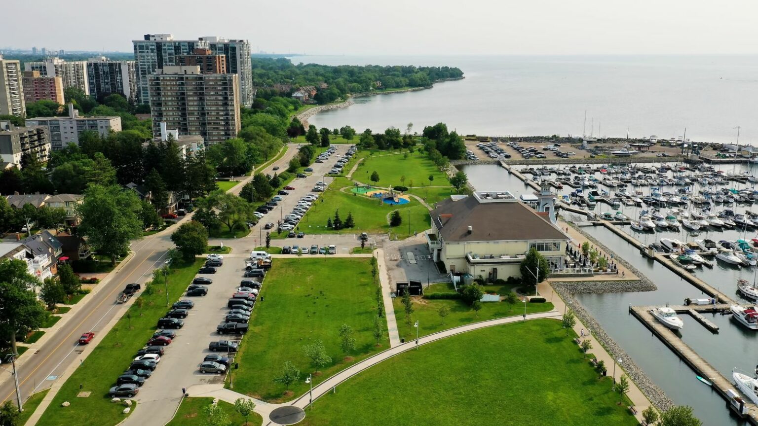 21 Canadian Suburbs That Offer City Perks Without the Stress - Trendonomist