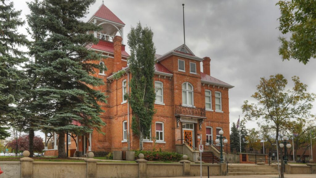23 Canadian Small Towns Where You Can Actually Afford to Thrive ...