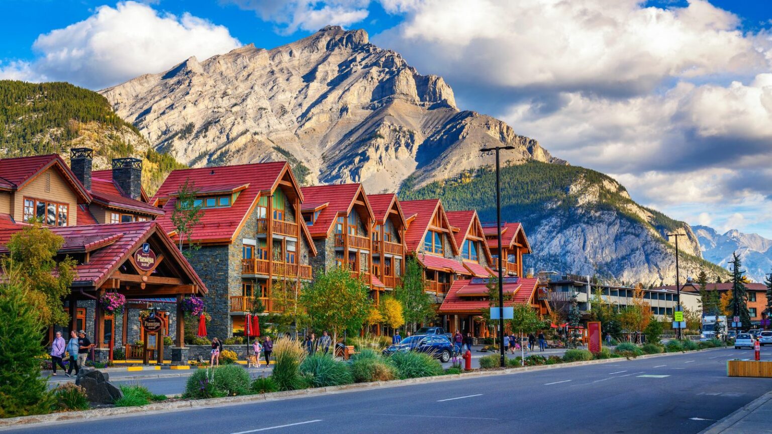 20 Canadian Towns That Know How to Celebrate the Holidays - Trendonomist