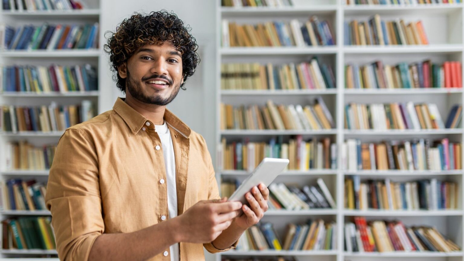 20 Canadian Bookstores That Feel Like Pure Magic - Trendonomist