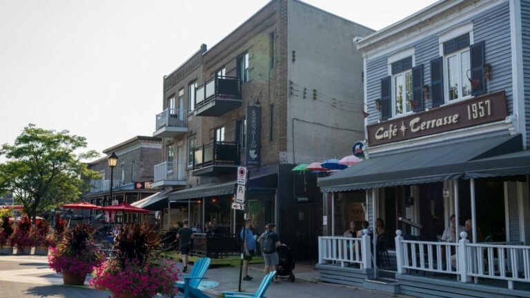 21 Canadian Suburbs That Offer City Perks Without the Stress - Trendonomist