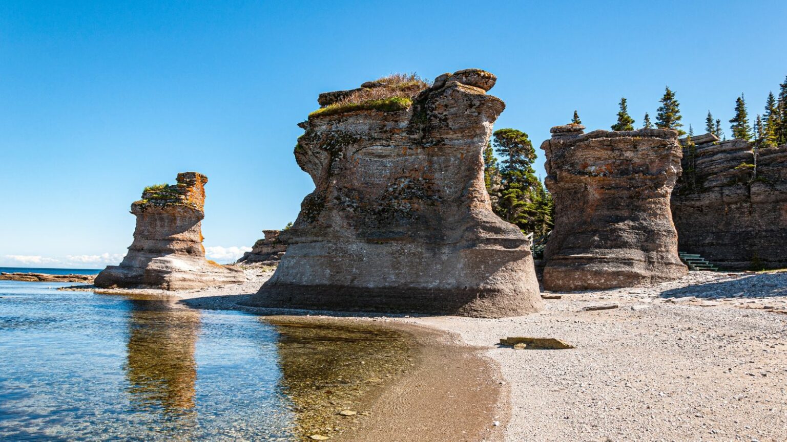 22 Canadian Hidden Gems That Locals Hope Stay Secret - Trendonomist