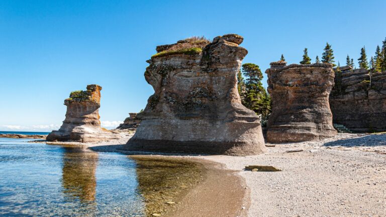 22 Canadian Hidden Gems That Locals Hope Stay Secret - Trendonomist