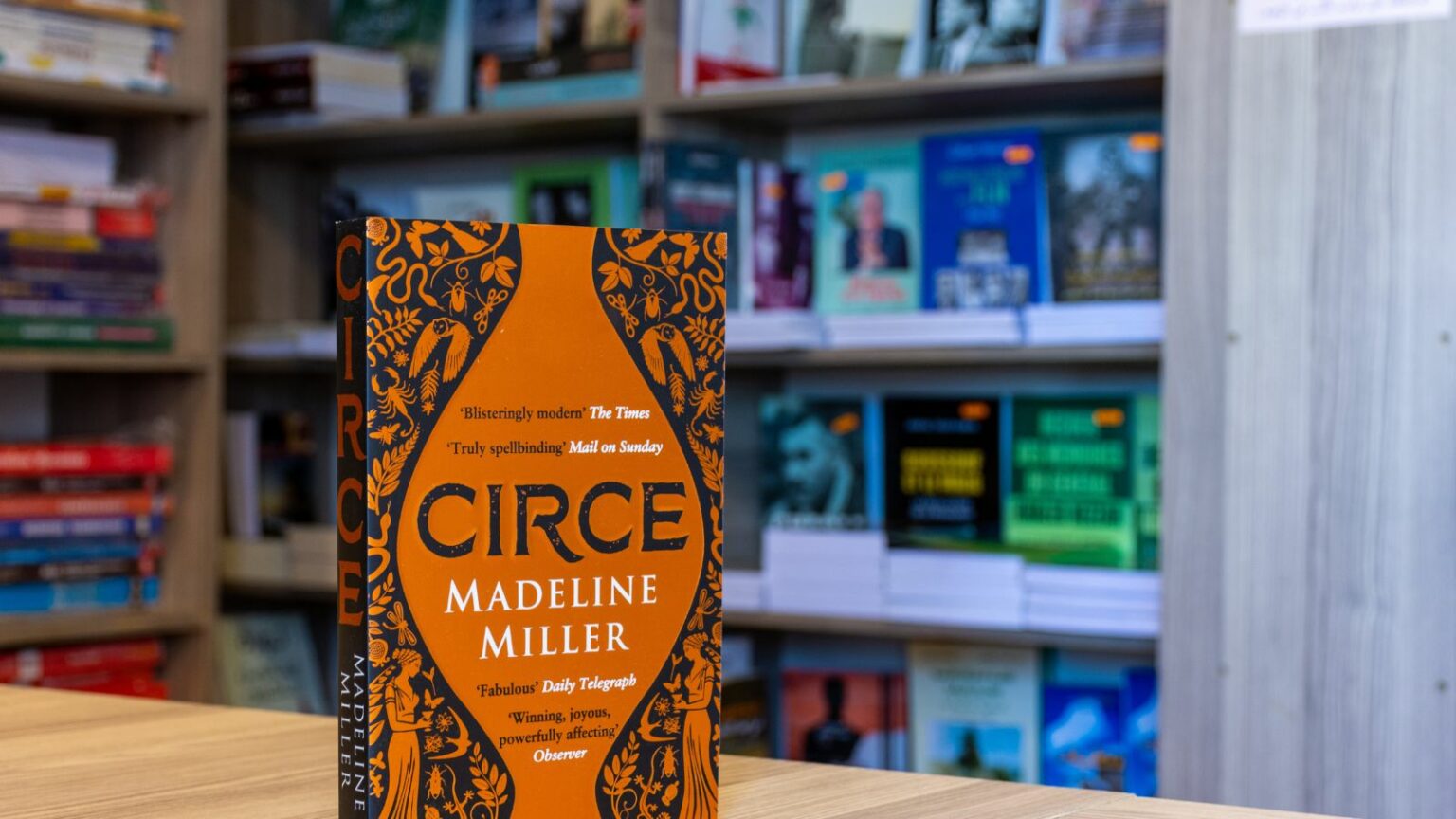 20 Canadian Bookstores That Feel Like Pure Magic - Trendonomist