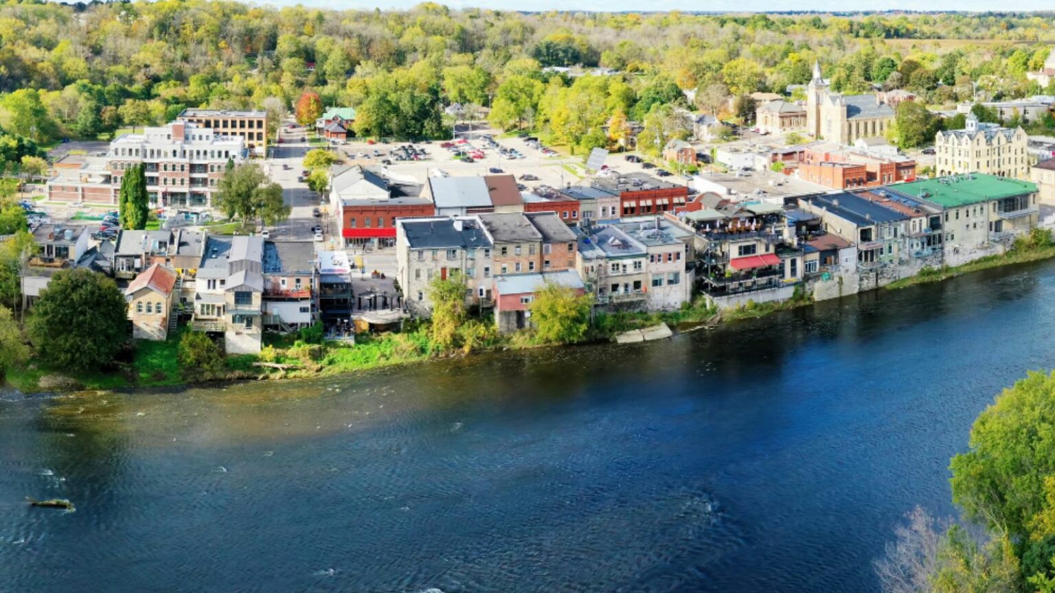 25 Canadian Towns That Feel Like Living in a Storybook - Trendonomist