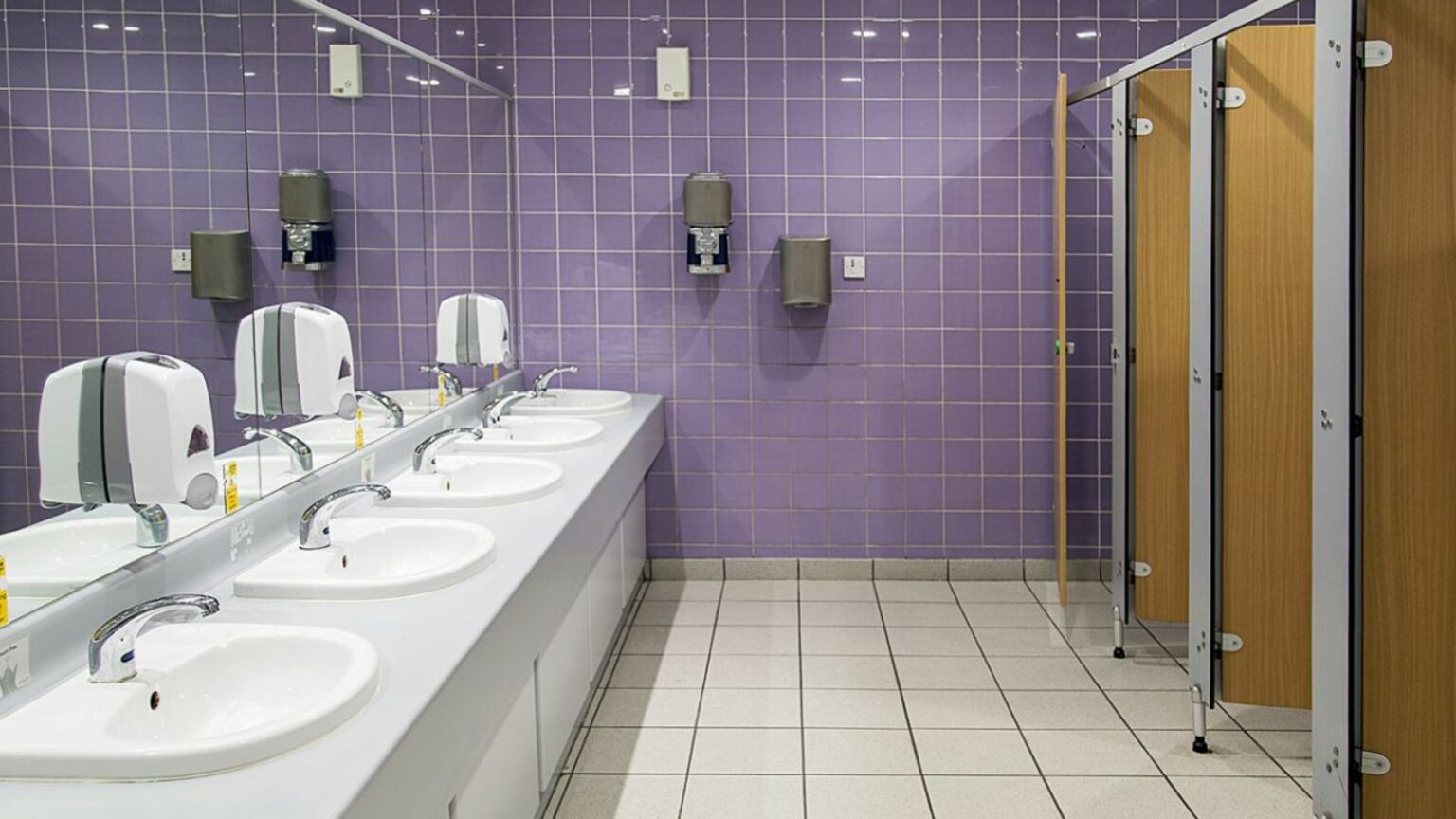 21 Canadian Slang Words That Americans Always Get Wrong - Trendonomist