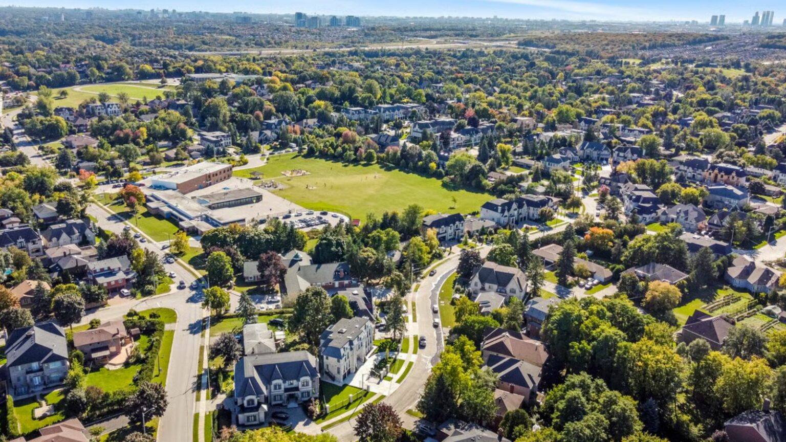 21 Canadian Suburbs That Offer City Perks Without the Stress - Trendonomist