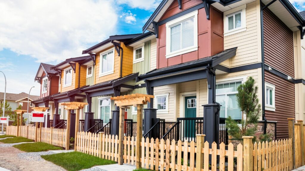 23 Canadian Small Towns Where You Can Actually Afford to Thrive ...