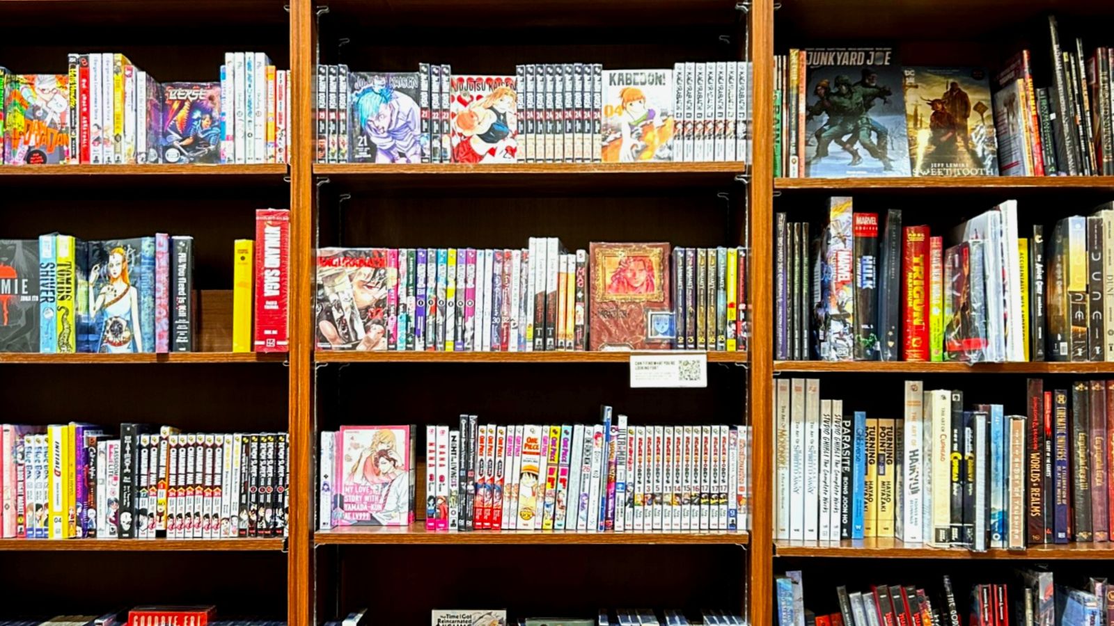 20 Canadian Bookstores That Feel Like Pure Magic - Trendonomist