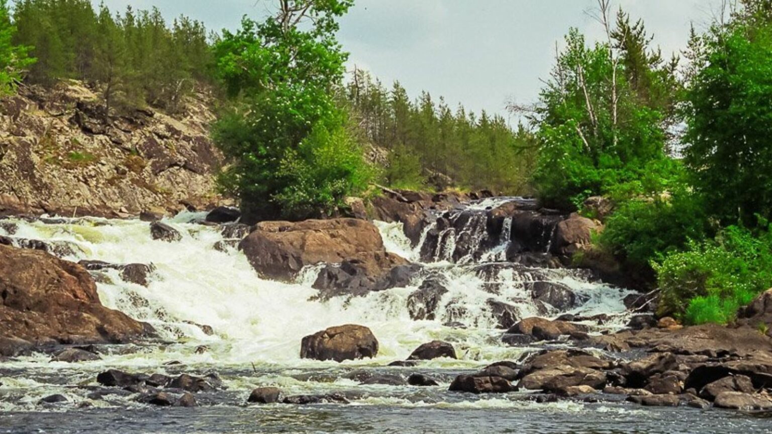 28 Places in Canada Where Nature Feels Practically Untouched - Trendonomist