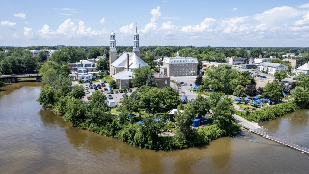 21 Canadian Suburbs That Offer City Perks Without the Stress - Trendonomist