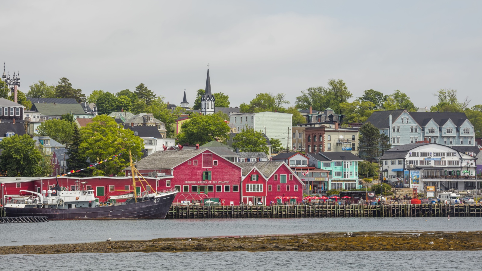 23 Small Canadian Towns That Feel Like European Villages - Trendonomist