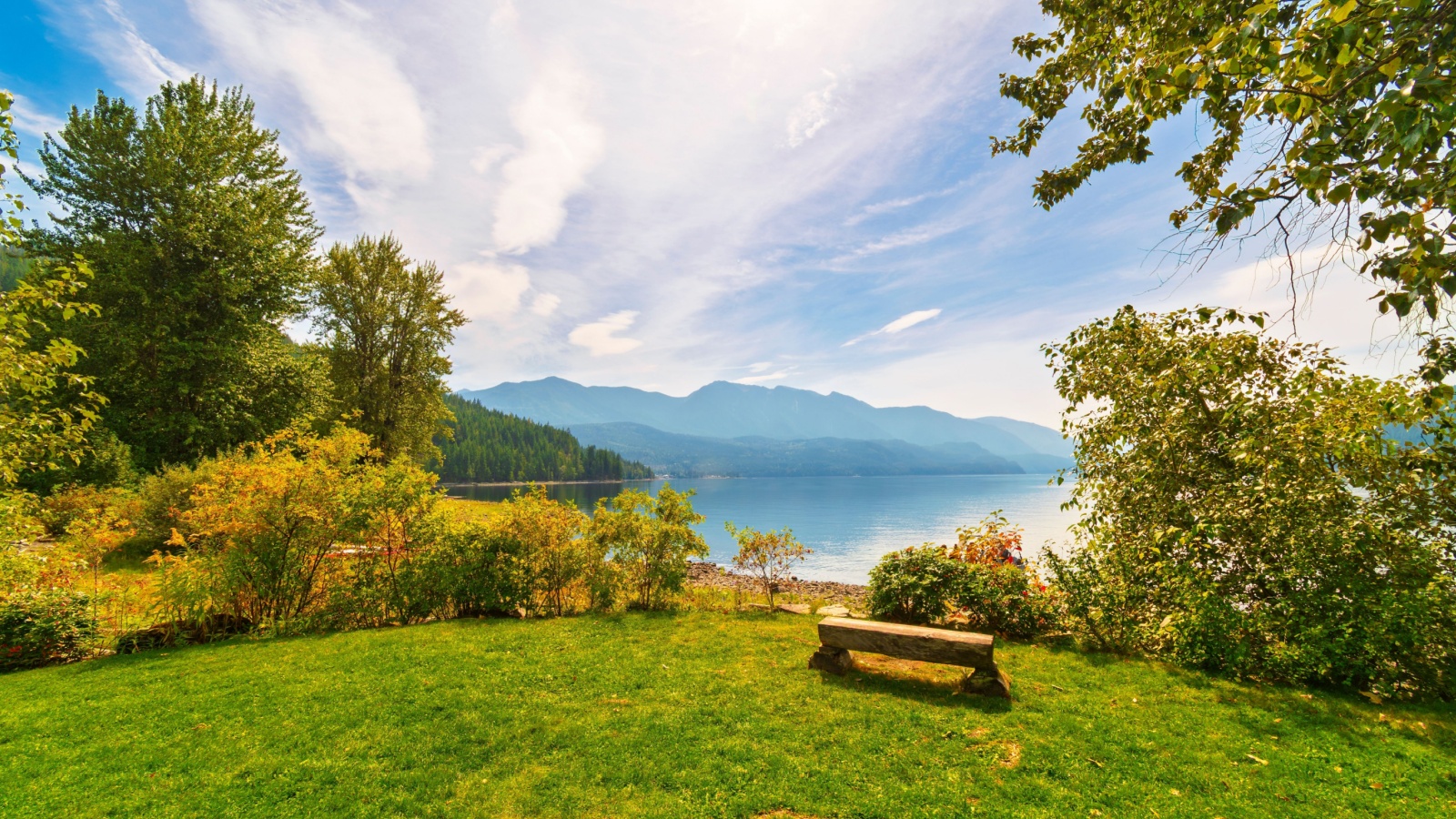 23 Small Canadian Towns That Feel Like European Villages - Trendonomist