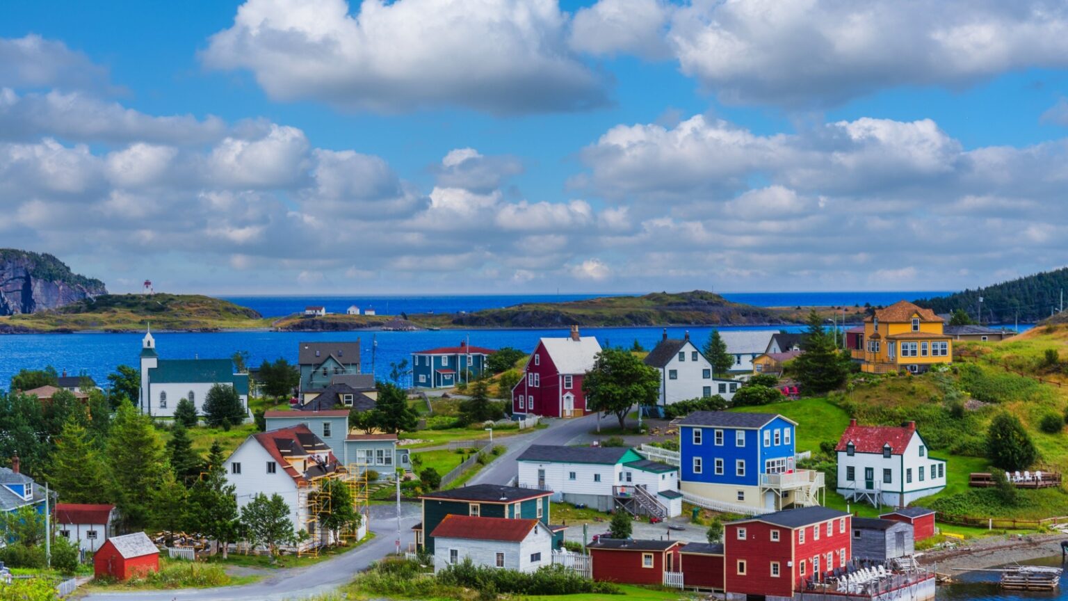 23 Small Canadian Towns That Feel Like European Villages - Trendonomist