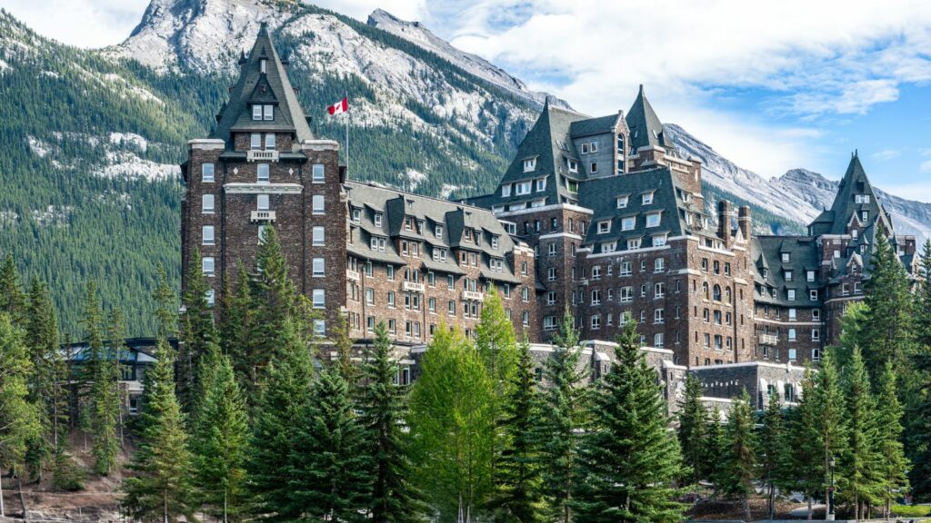 30 Canadian Local Legends and the Towns Behind Them - Trendonomist