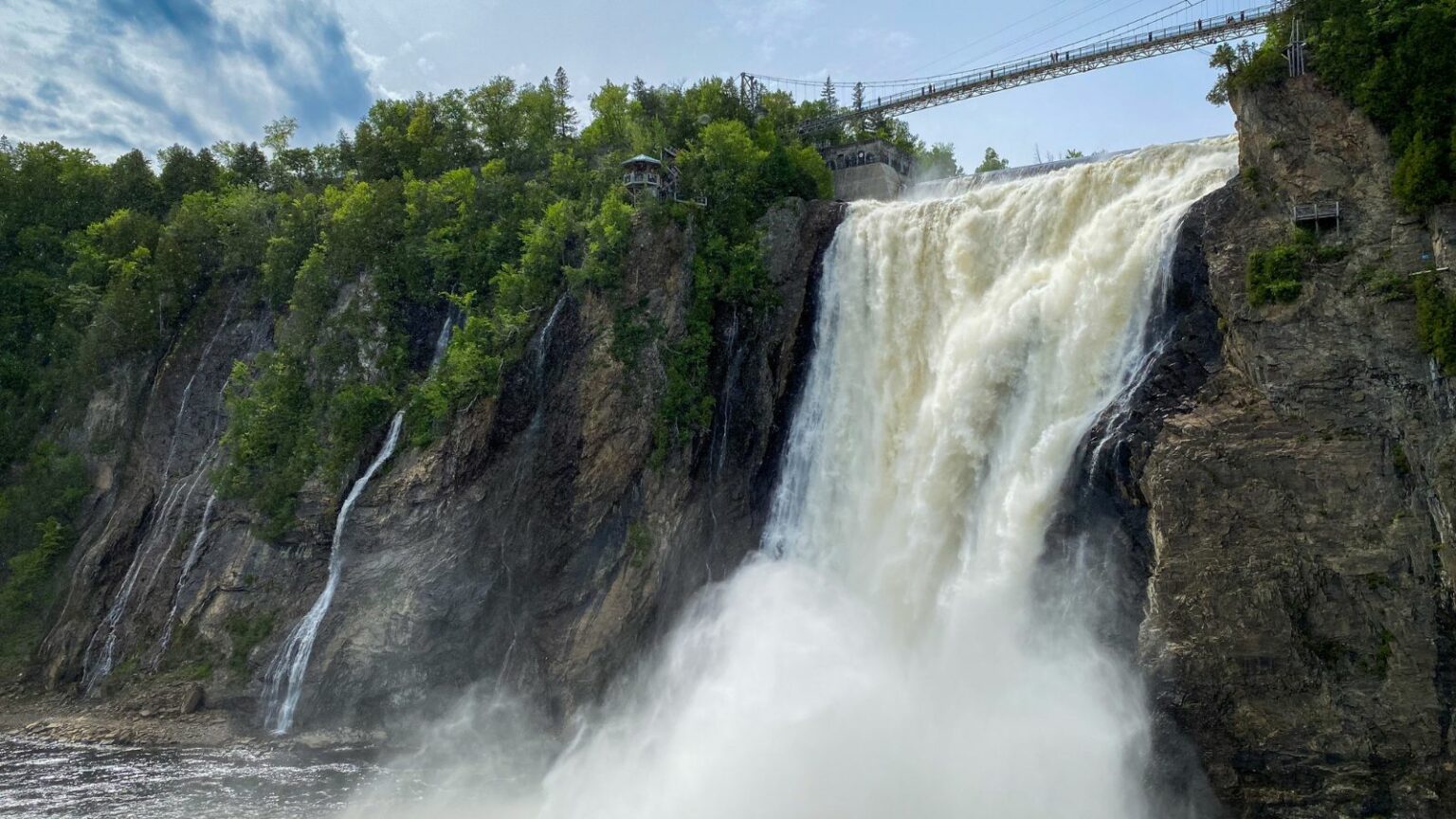 30 Canadian Local Legends and the Towns Behind Them - Trendonomist