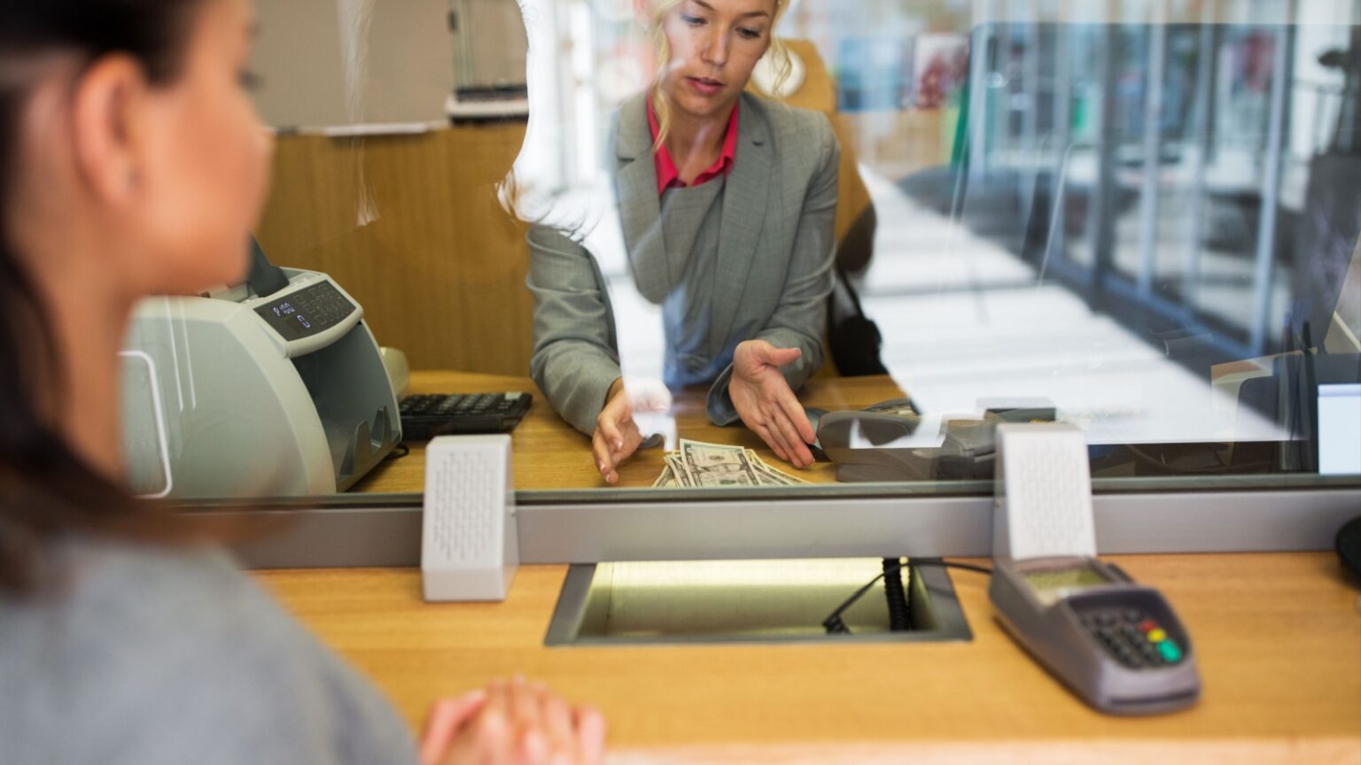 19 Jobs in Canada That Are Quietly Disappearing Forever - Trendonomist