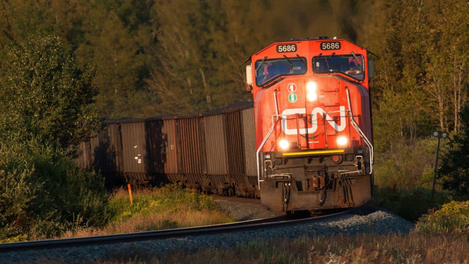 22 Train Trips in Canada More Scenic Than Flying - Trendonomist