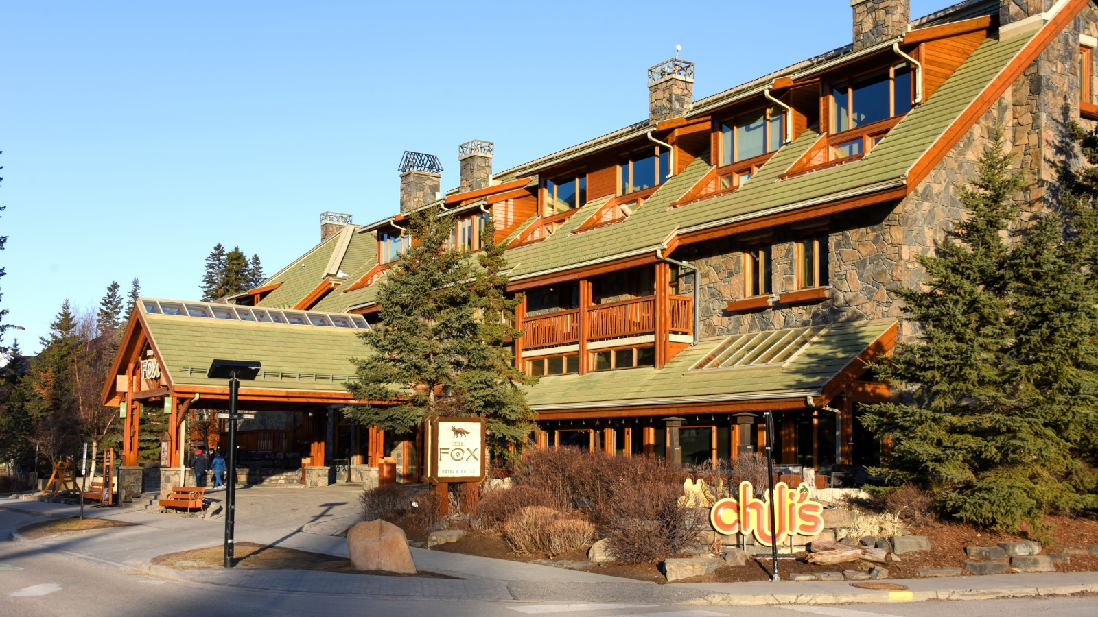 19 Canadian Hotels With Stunning Views Under $200 a Night - Trendonomist