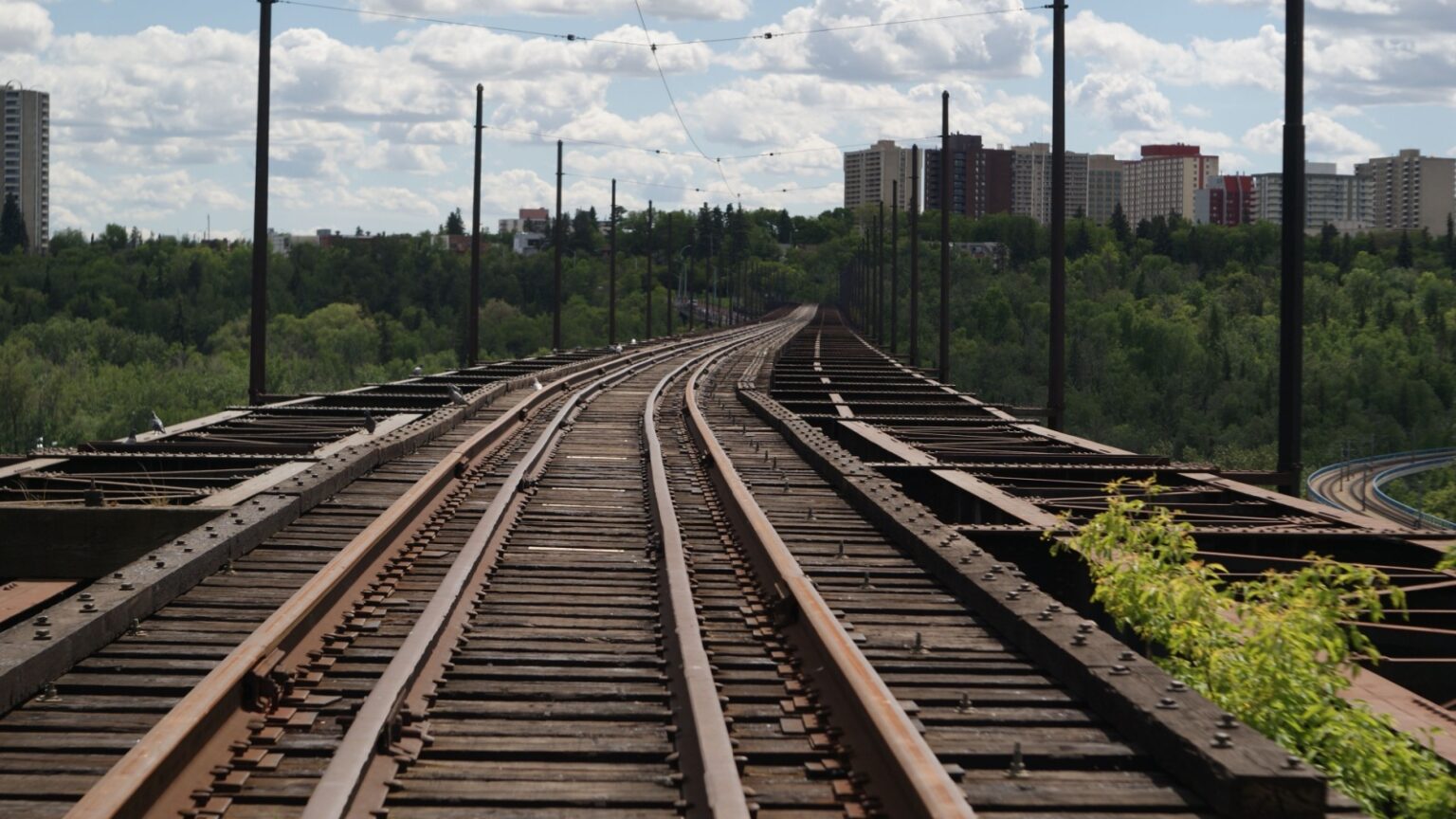 22 Train Trips in Canada More Scenic Than Flying - Trendonomist