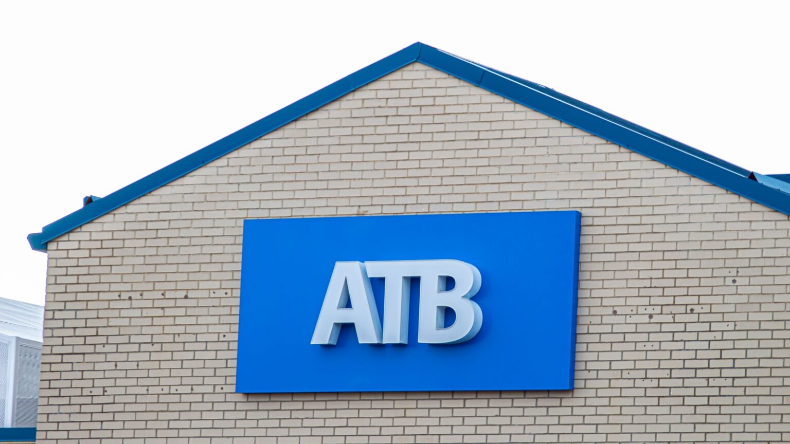 22 Canadian Banks and Credit Unions That Closed Their Doors - Trendonomist