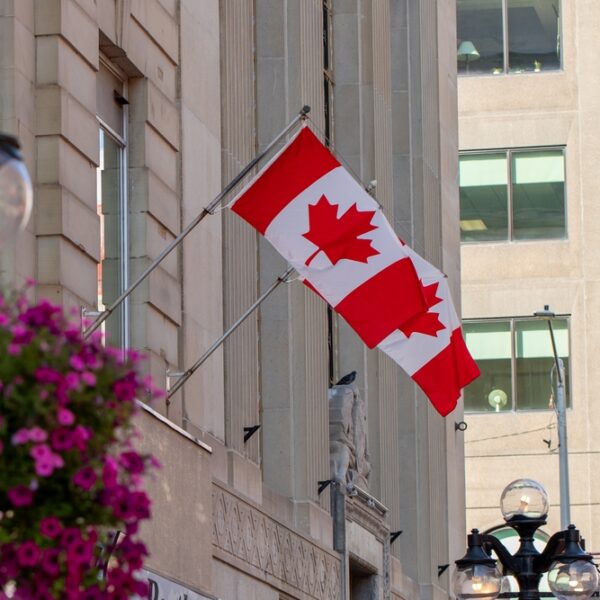 23 Small Canadian Towns That Feel Like European Villages - Trendonomist