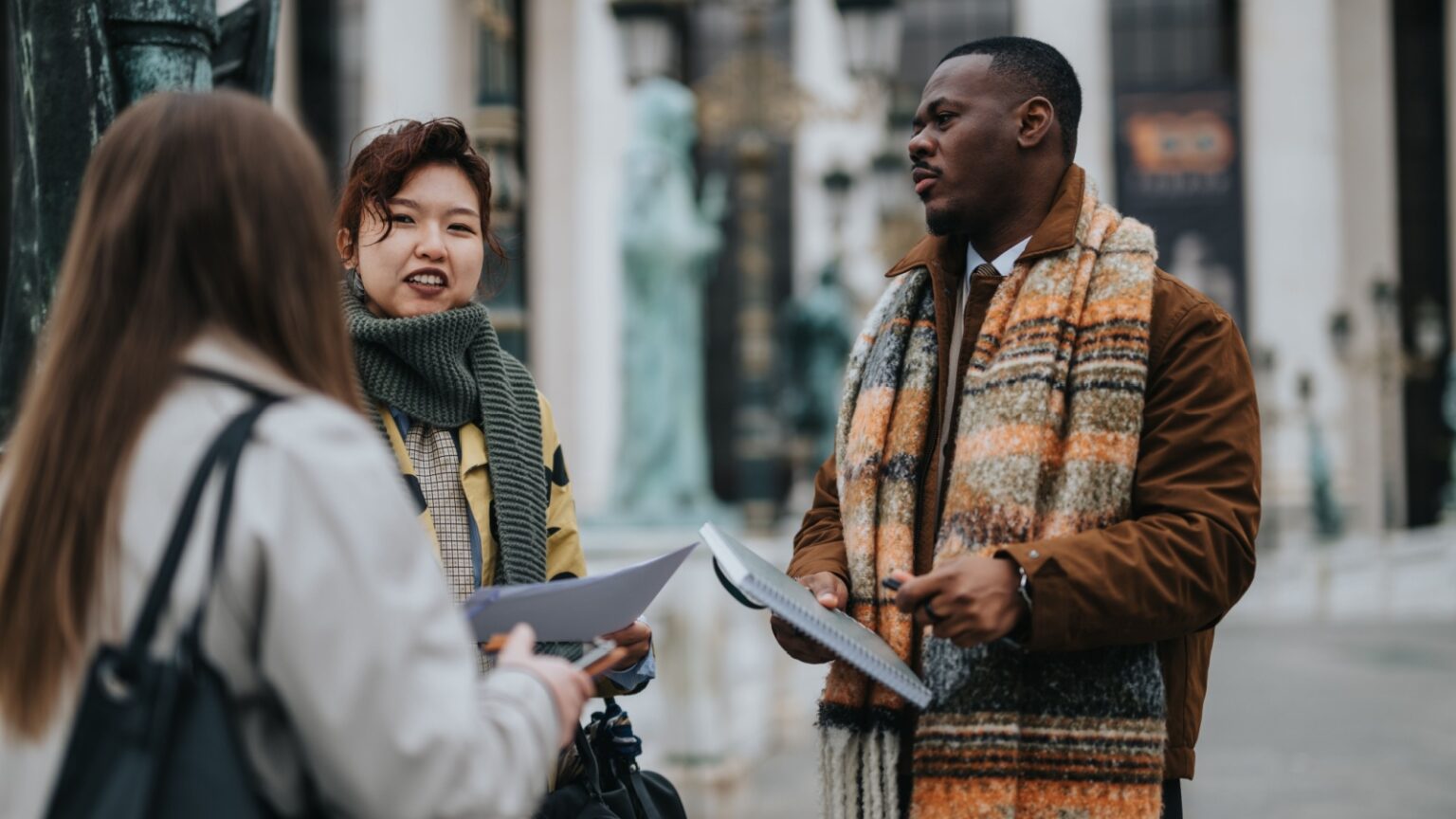 17 Ways to Deal With a "Snowbird" Neighbor Who Abandoned Their House ...