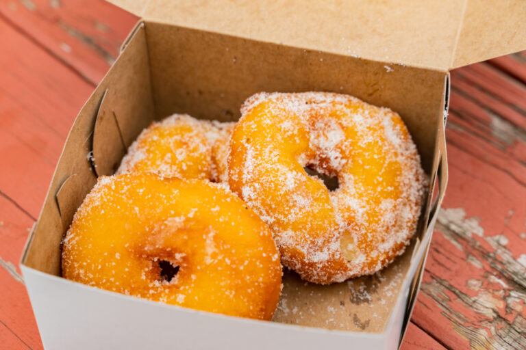 15 Canadian Chain Restaurants People Miss (And the Ones Taking Over ...