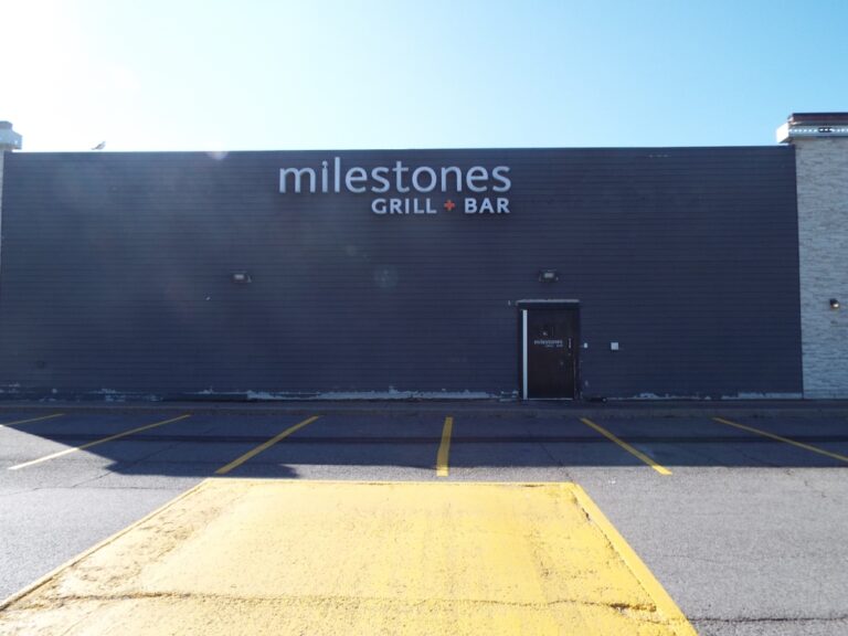 15 Canadian Chain Restaurants People Miss (And the Ones Taking Over ...